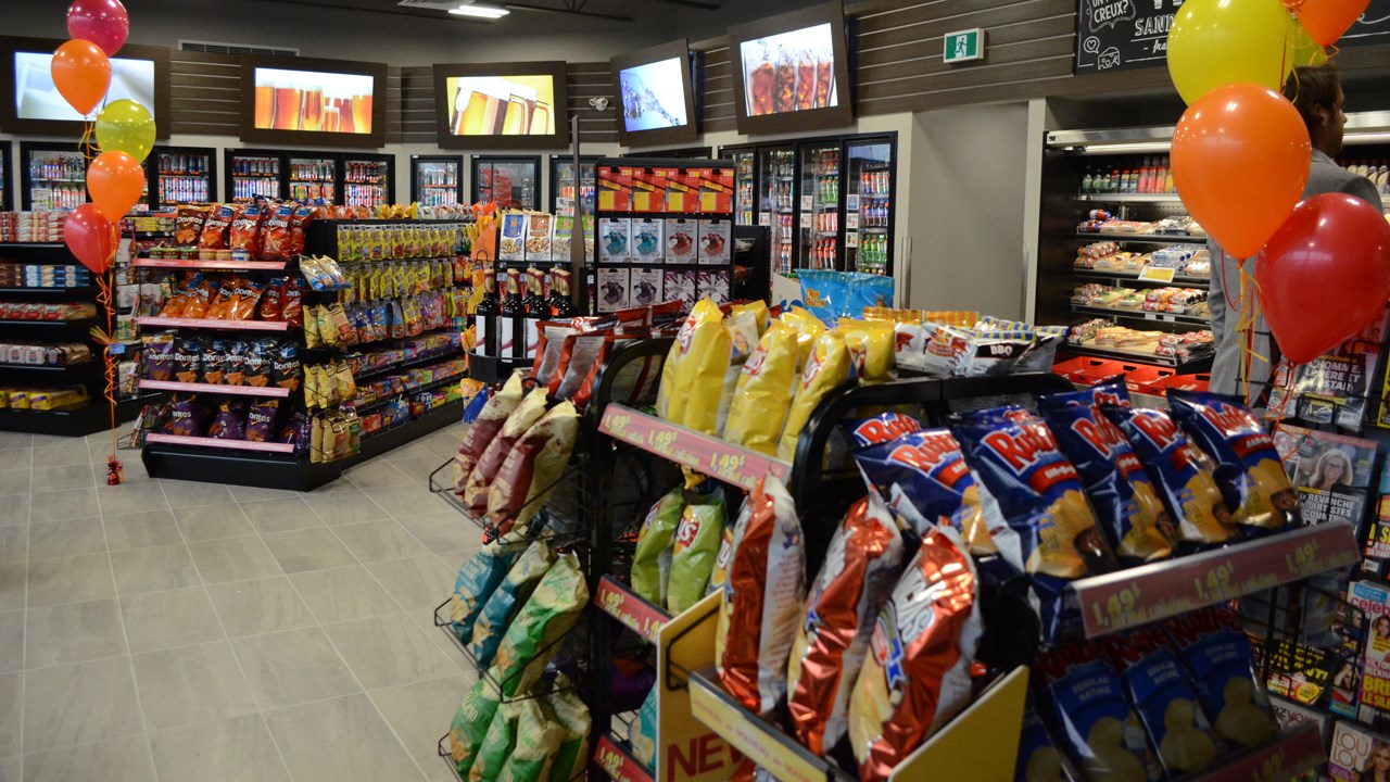 Ouverture officielle de la station-service Shell et de la Poutine d'or