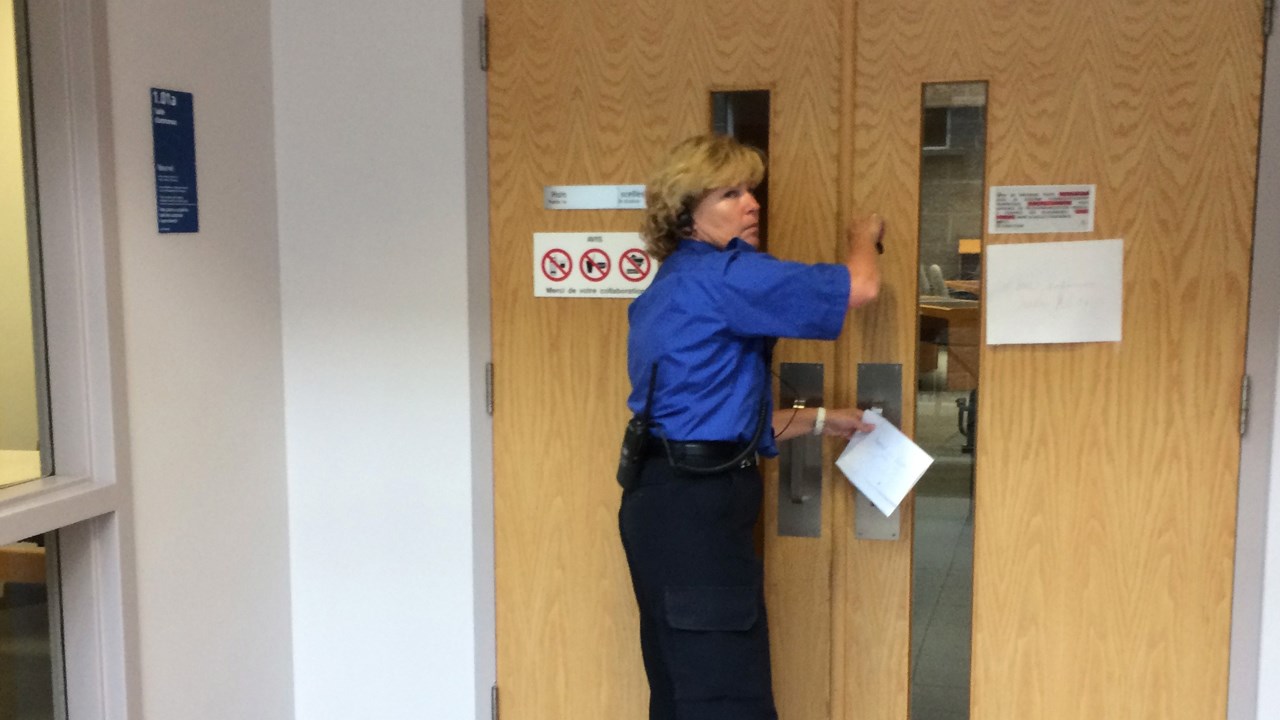 Les yeux baissés, l'air contrit, Pedro-Antonio Ovalle Leon plaide ...