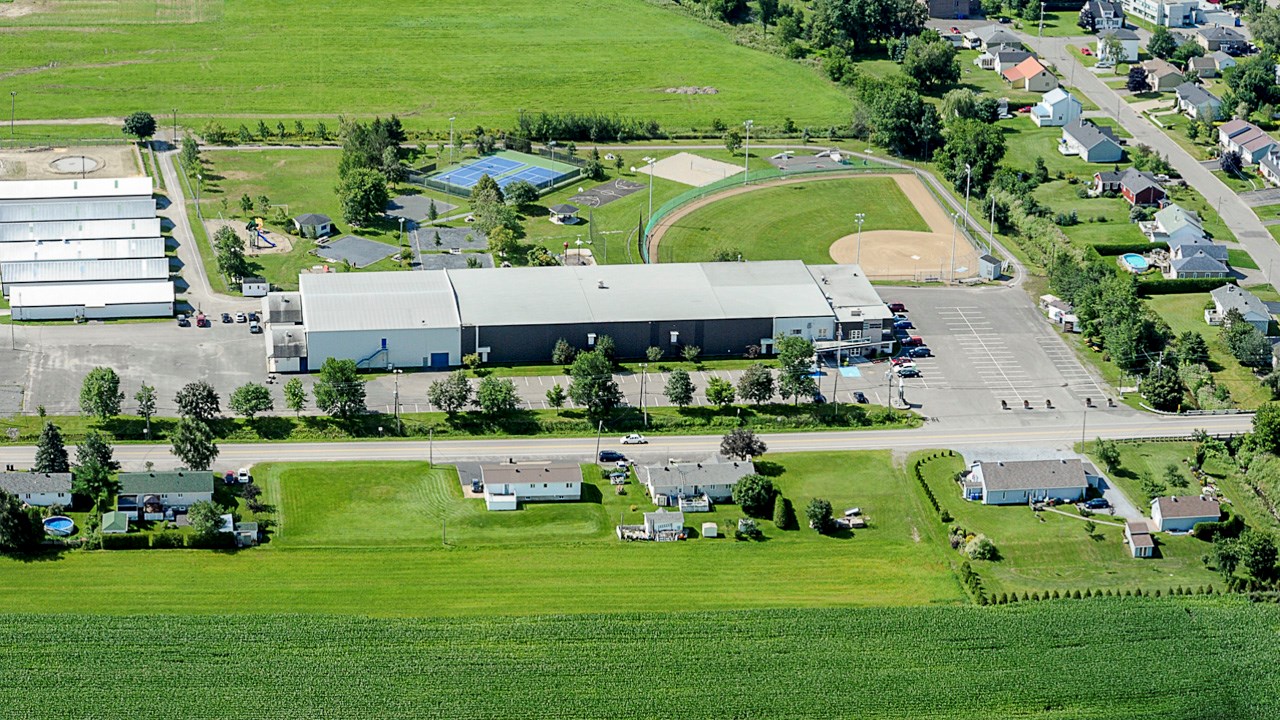 L'aréna de St-Isidore se refait une beauté pour une somme avoisinant ...