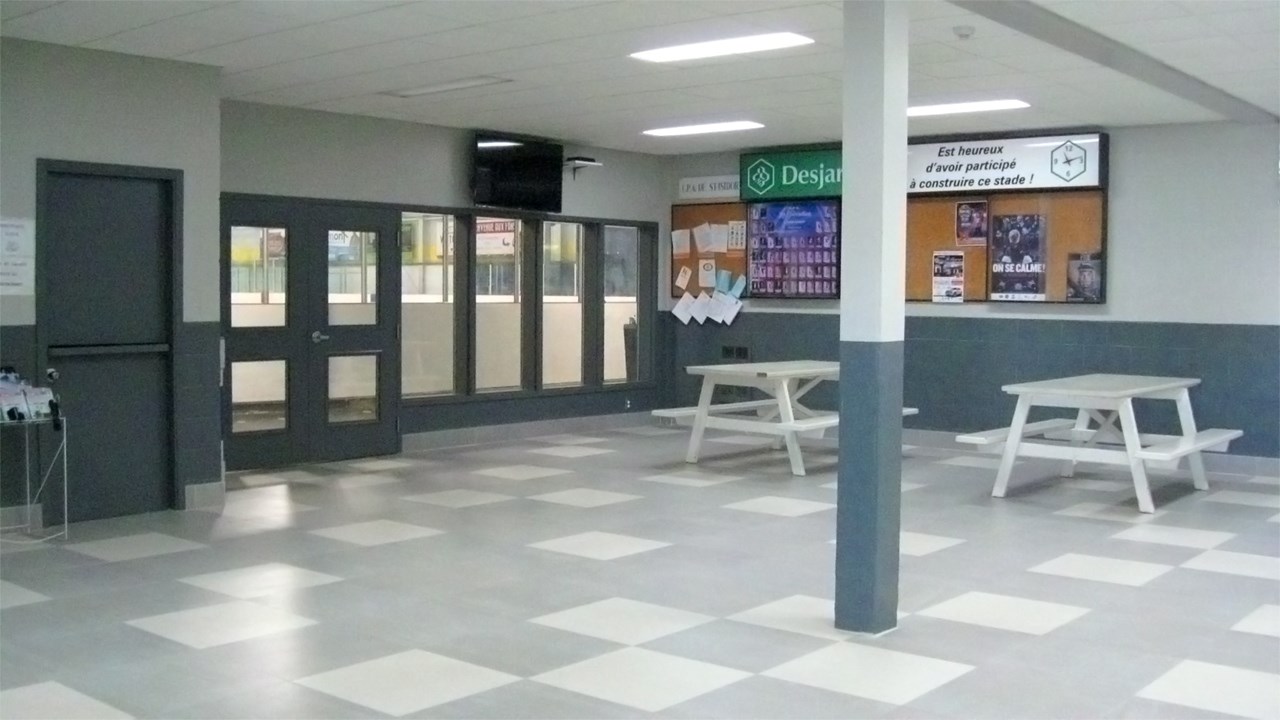 L'aréna de St-Isidore se refait une beauté pour une somme avoisinant ...