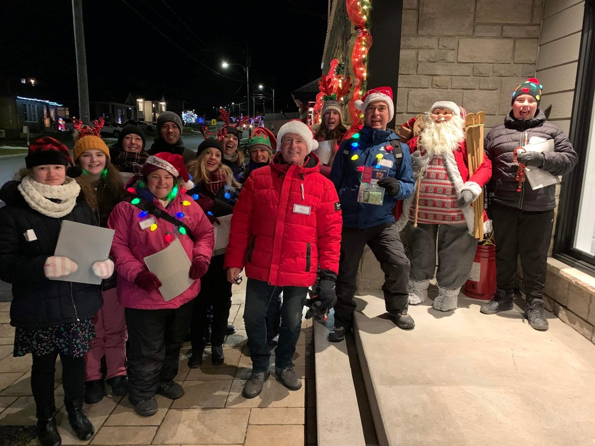 Voix-là Noël: une chorale bienveillante dans les rues de Saint-Georges
