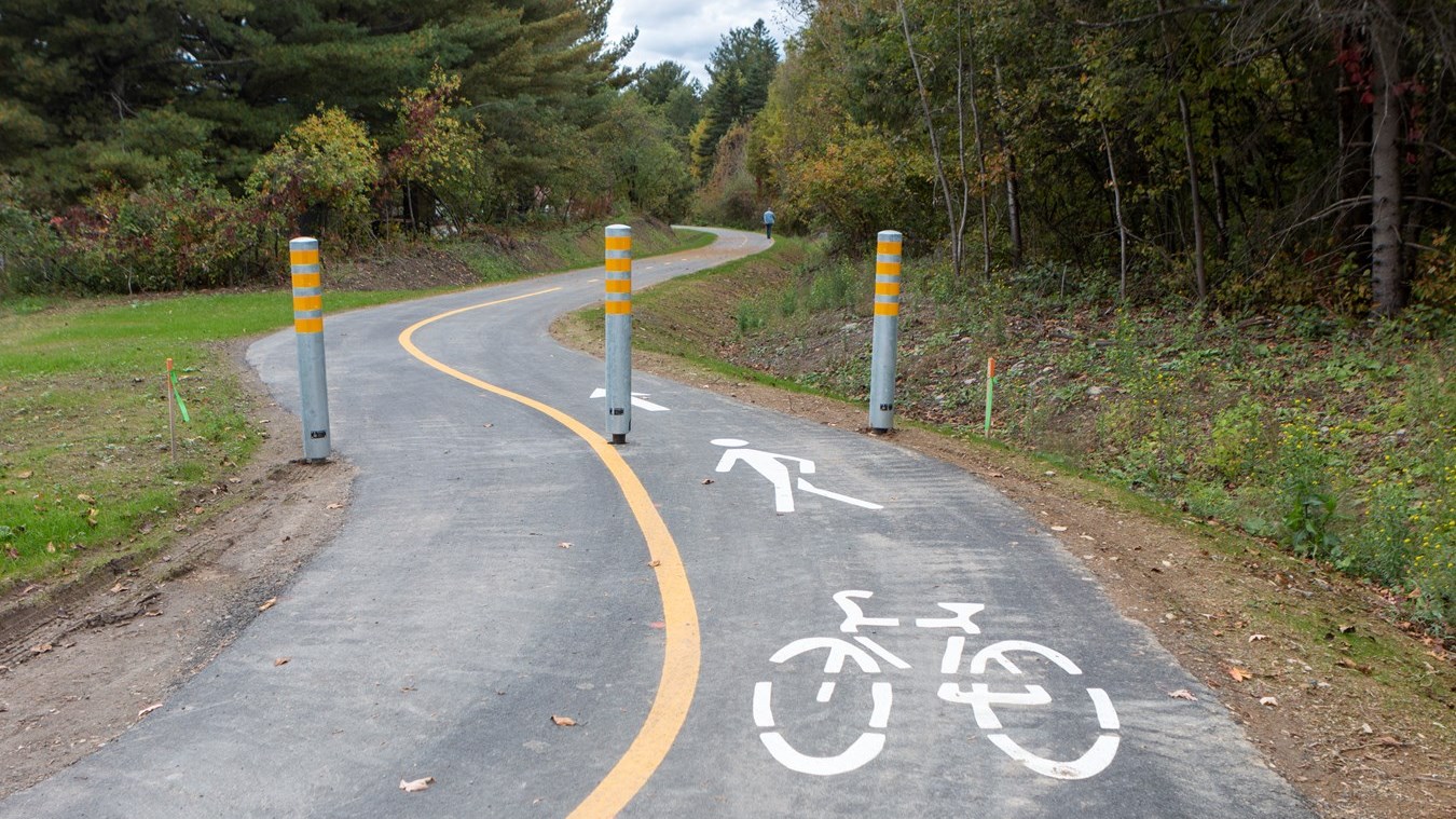 La nouvelle piste cyclable urbaine de Saint-Georges est prête!