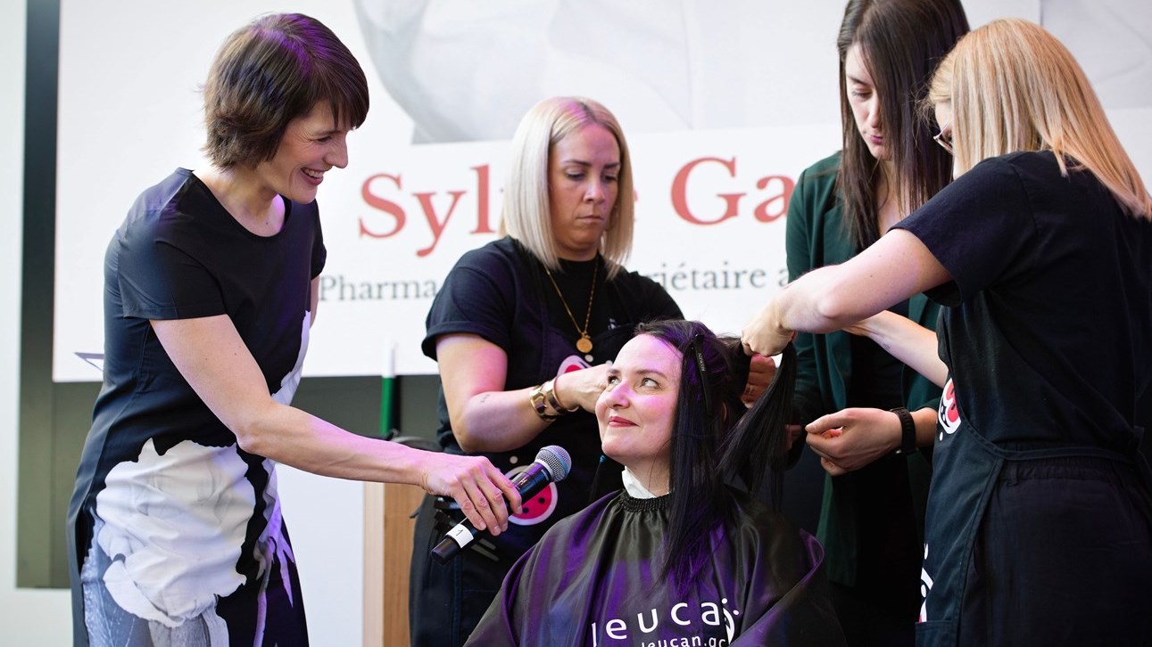 Sylvie Gagnon relève le Défi têtes rasées Leucan avec fierté