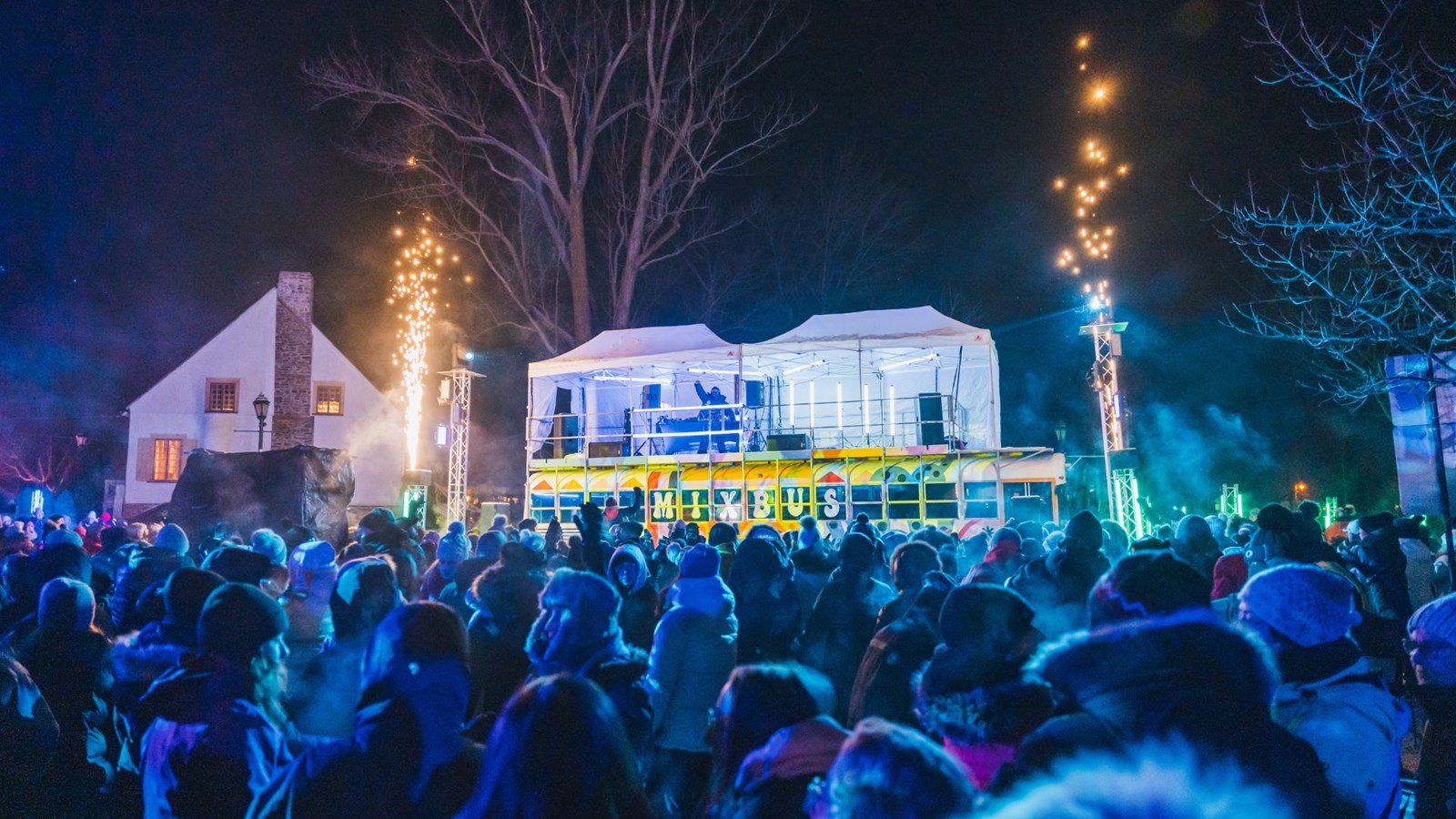 Un couple qui bat au rhytme de son Mixbus Studio